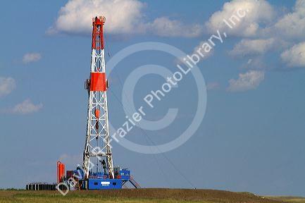 Patterson UTI oil drilling rig along highway 200 west of Killdeer ...